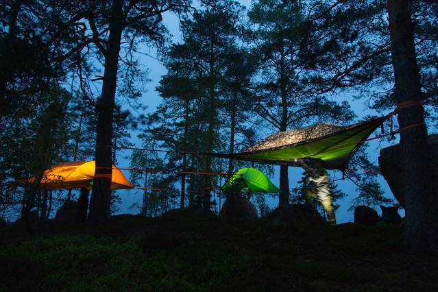 Taking Hammocks to an Extreme Level – Fubiz Media