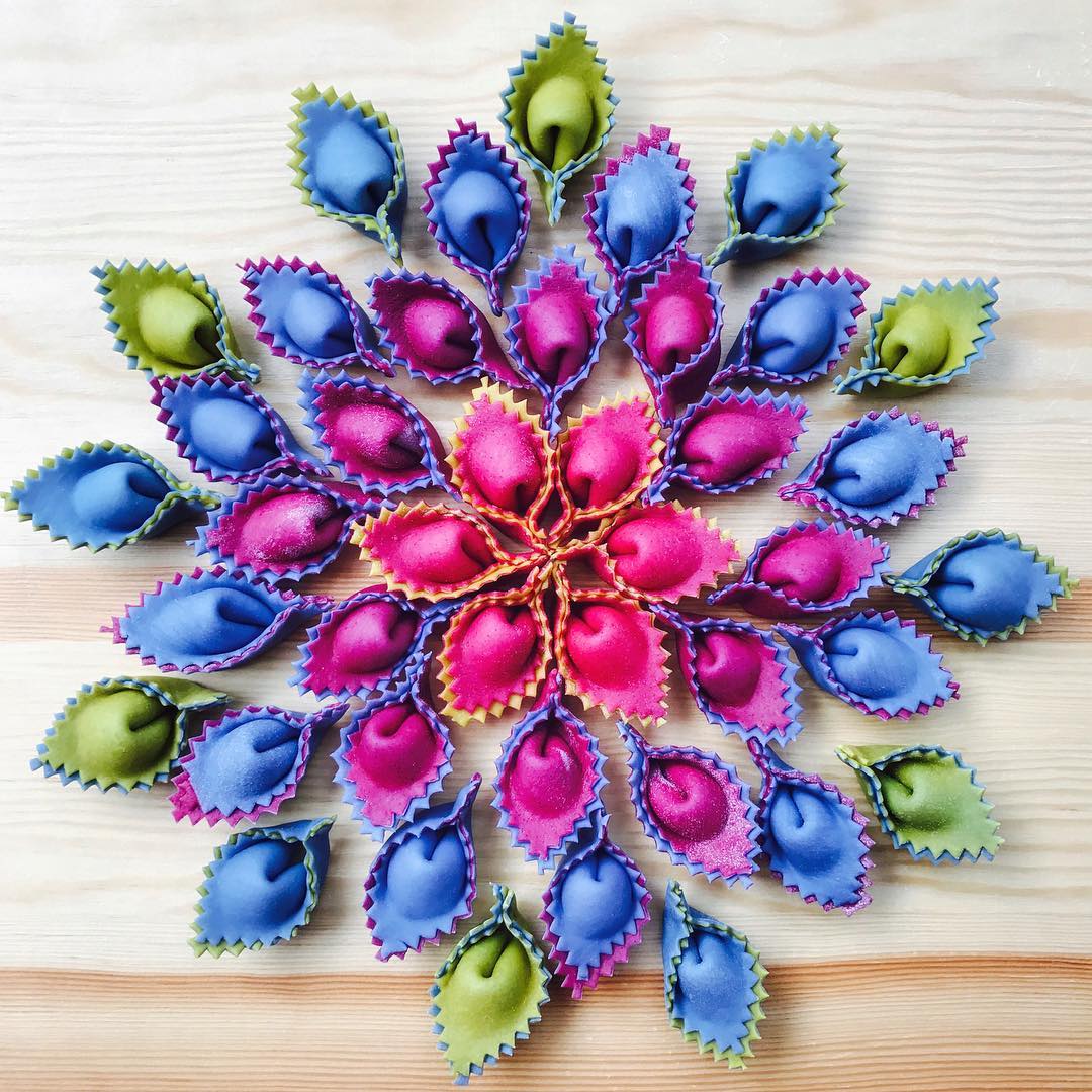 Playful & Colored Pasta – Fubiz Media