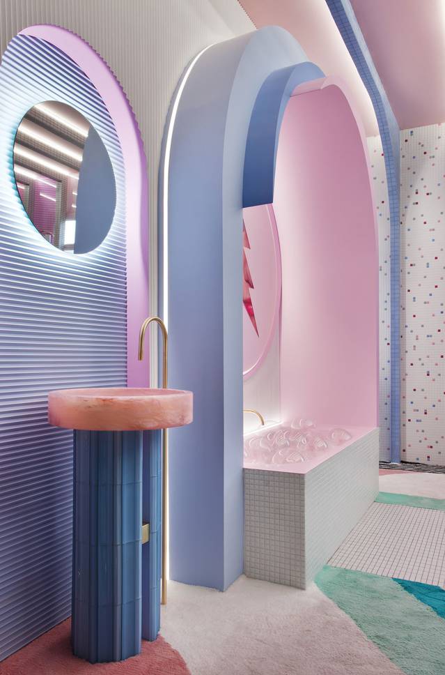 « Wonder Galaxy » a Retro-Futuristic Dressing Room – Fubiz Media