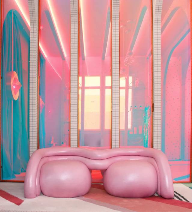 « Wonder Galaxy » a Retro-Futuristic Dressing Room – Fubiz Media