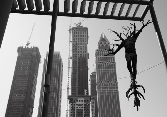 Awesome Sculptures in Suspension – Fubiz Media