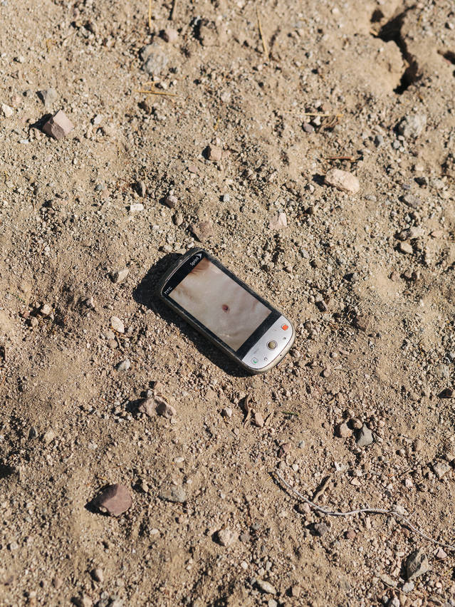 Ryan Duffin Pays Homage to the Mobile Phones of the 90s – Fubiz Media