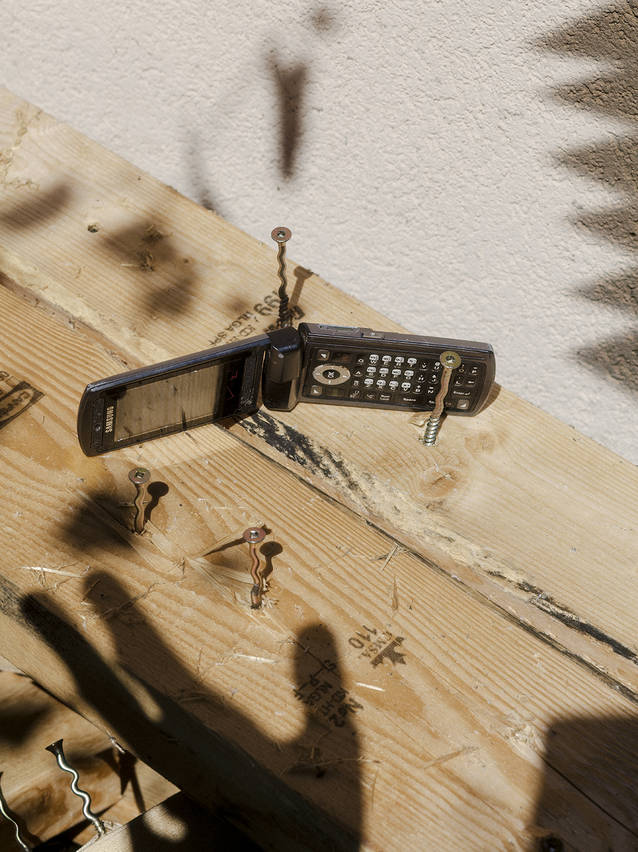 Ryan Duffin Pays Homage to the Mobile Phones of the 90s – Fubiz Media