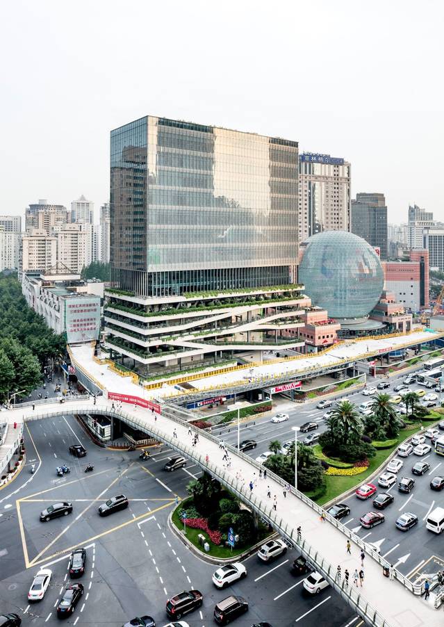 Splendid T20 Building in Crowded Shanghai – Fubiz Media