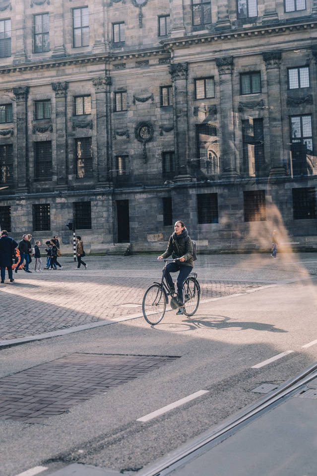 Charming Everyday Street Scenes in the Netherlands – Fubiz Media