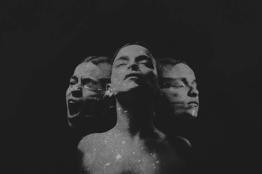 Introspective Narratives Through Self-Portraits – Fubiz Media