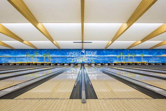 Let’s Go Bowling with Photographer Robert Götzfried – Fubiz Media