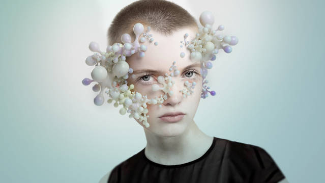 Stunning Surrealist Portraits – Fubiz Media