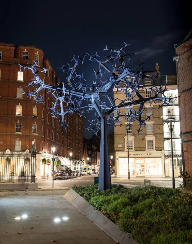 Impressive Aluminium Tree in London – Fubiz Media
