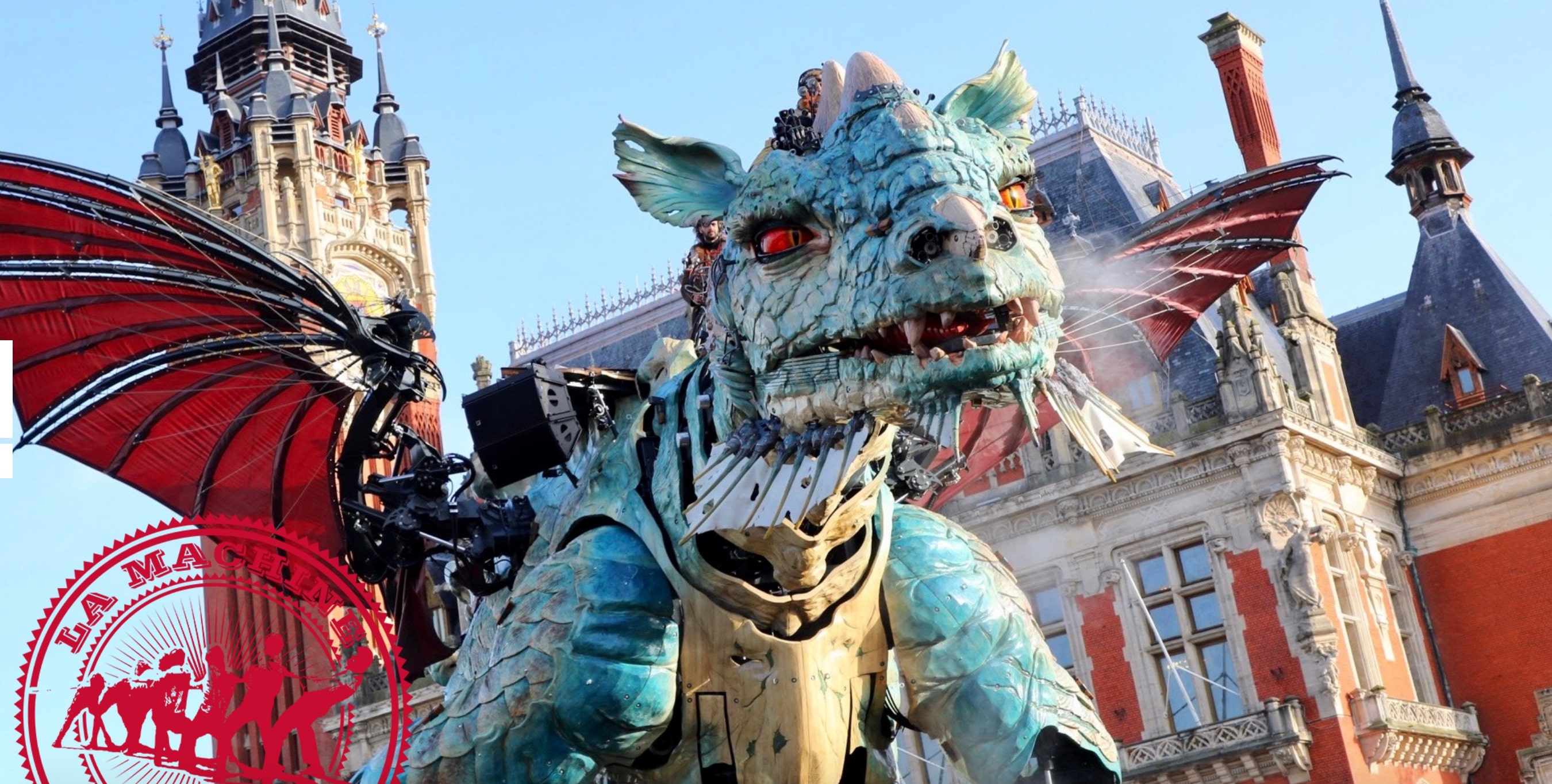 A Gigantic Dragon Wandering in Calais – Fubiz Media