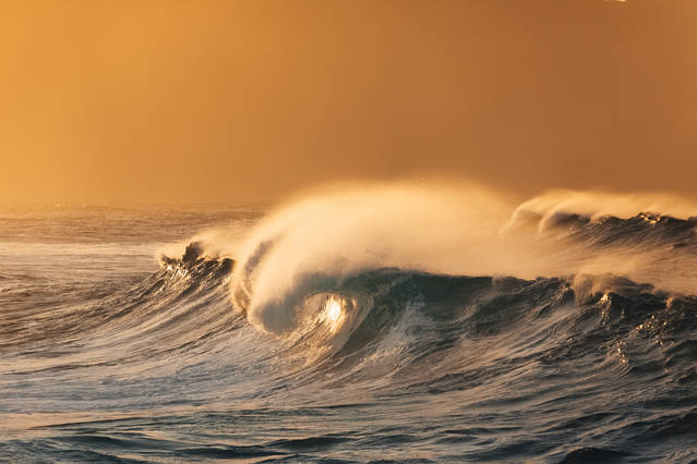 Amazing Winter Waves in Hawaii – Fubiz Media