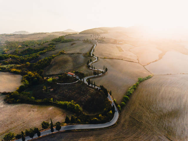 Splendid Landscapes of Tuscany Seen from Above – Fubiz Media