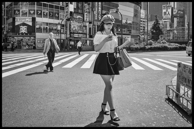 Girls in Tokyo Streets – Fubiz Media